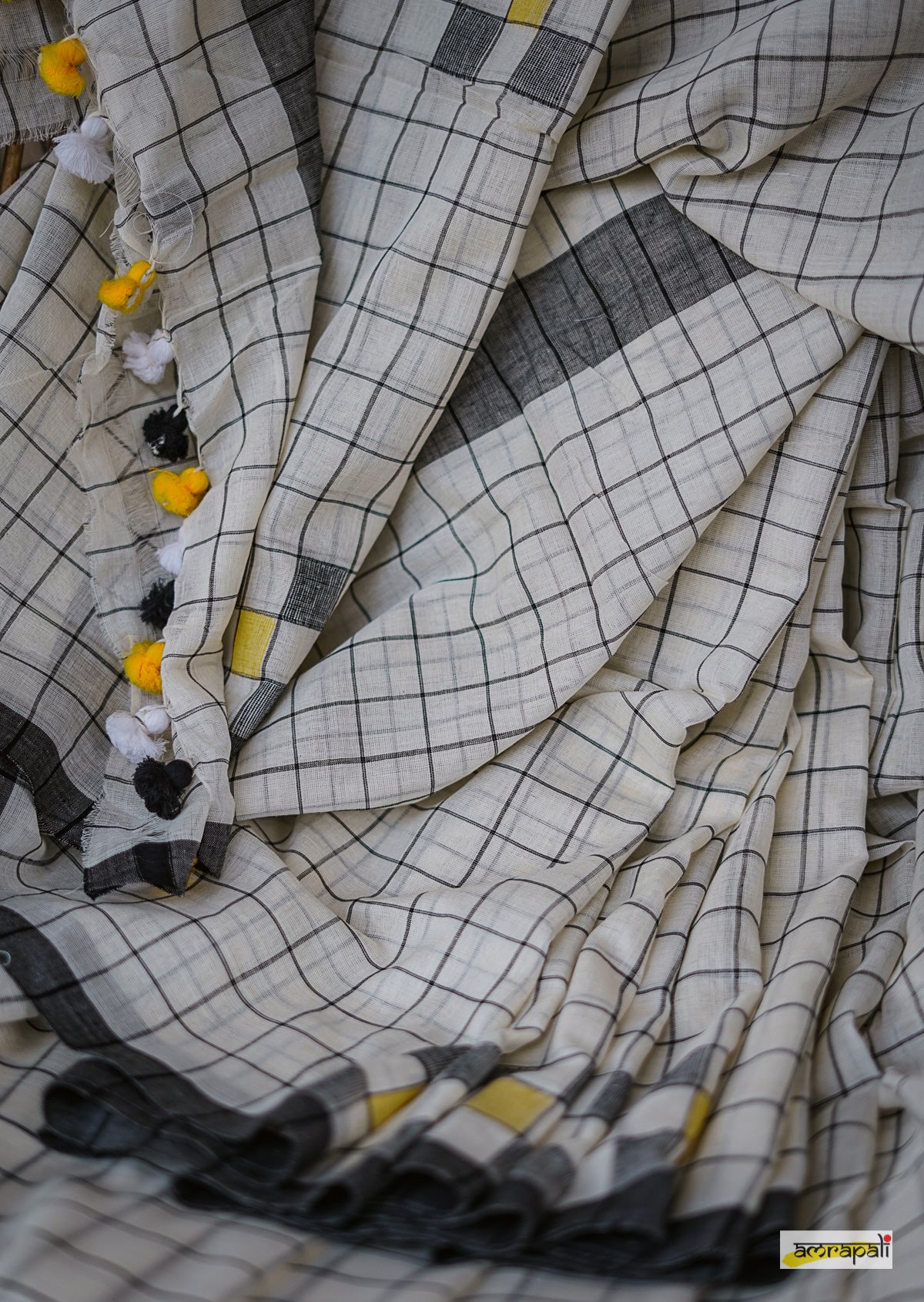 Checkered Handloom Cotton with Jamdani Motifs – Amrapali Boutique