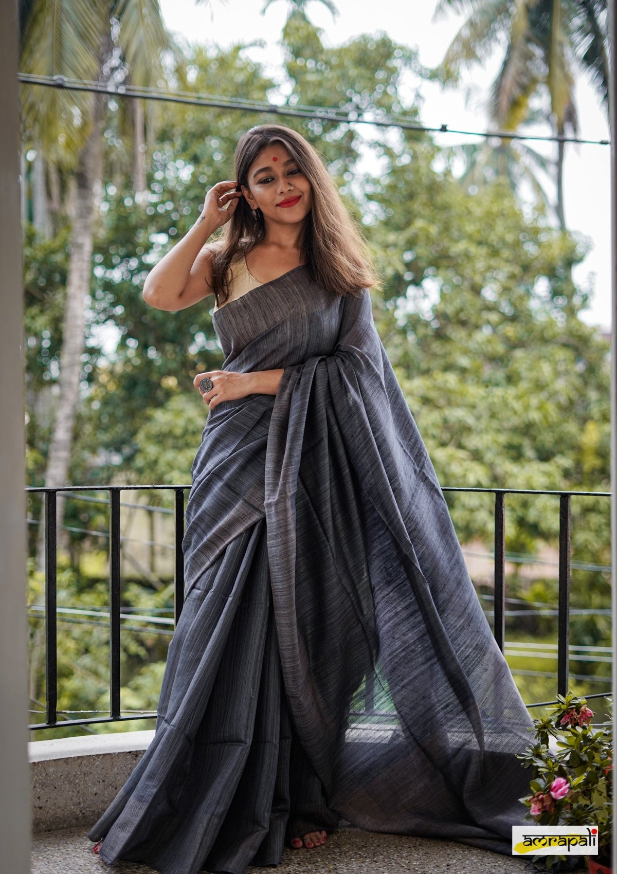 Handwoven Pure Matka Silk with Gold Accents – Amrapali Boutique