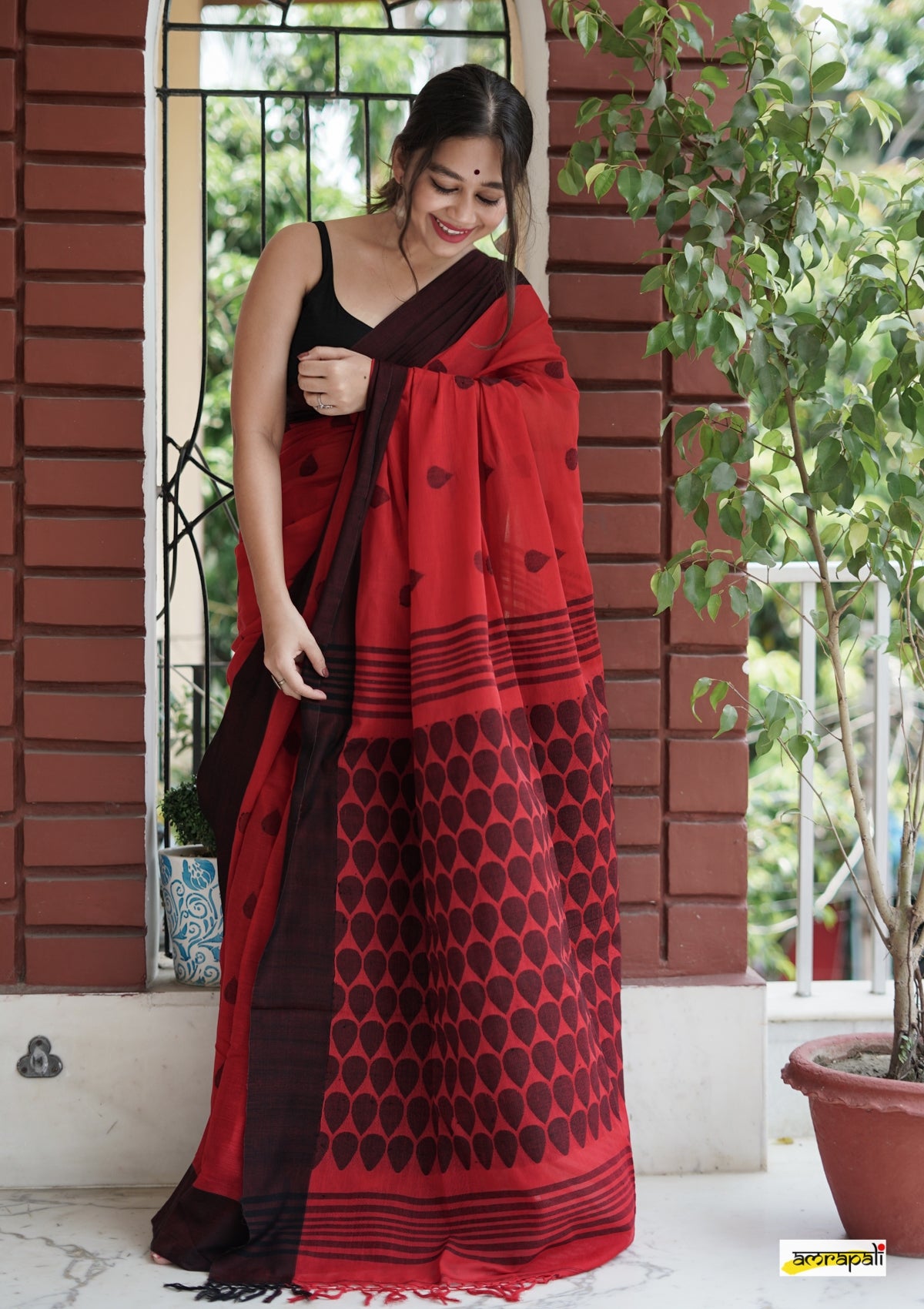 Pure Handloom Cotton with tiny leaf buti – Amrapali Boutique